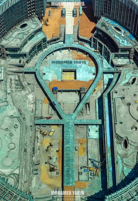 A wonderful shot of the Muftah Al-Hayat Bridge in the heart of the Central Business District ...