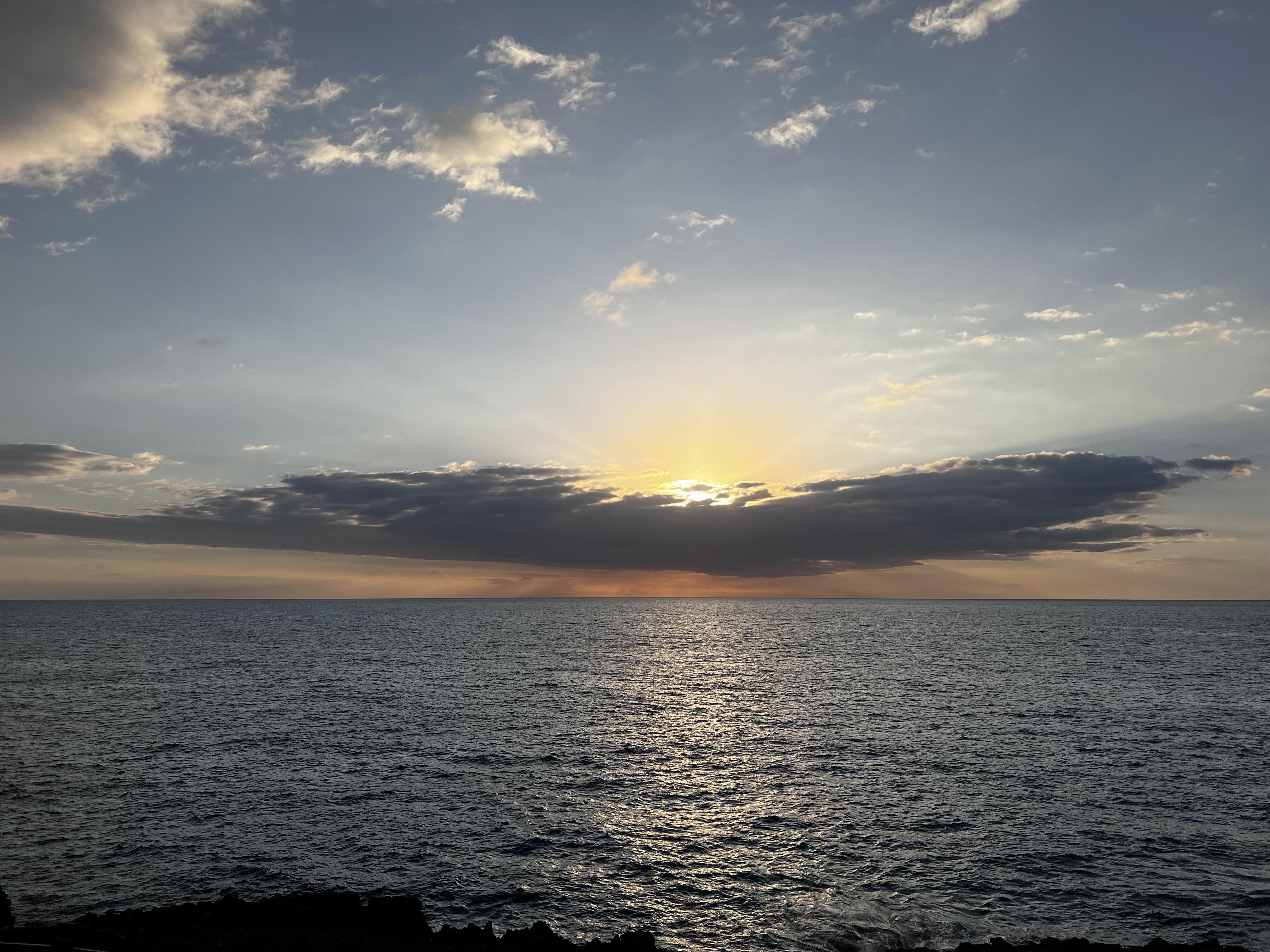 Kona, Hawaii 20 Nov | Scrolller