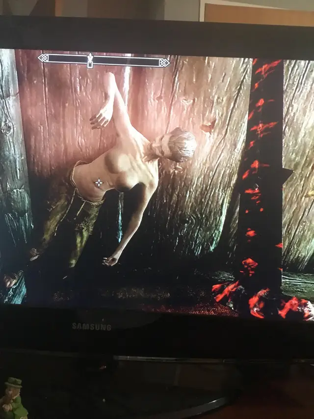 What the heck?! Can someone explain why this mf lost her bra? | Scrolller