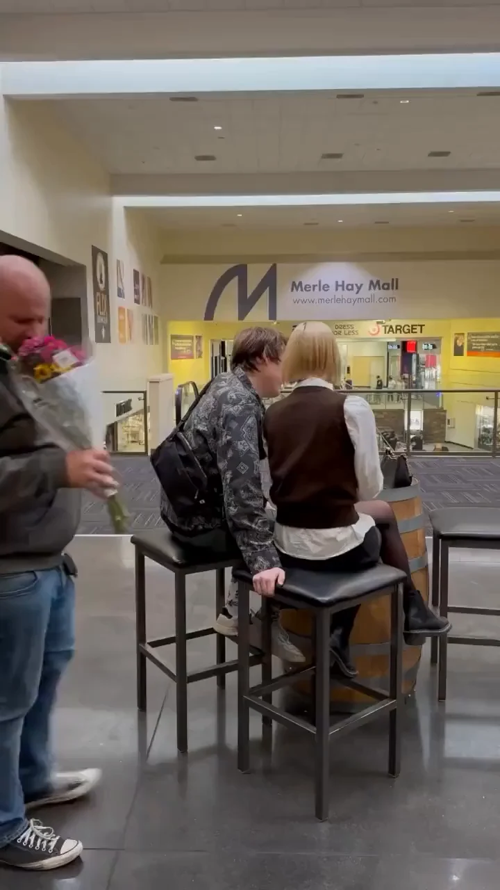 Same girl same | Scrolller