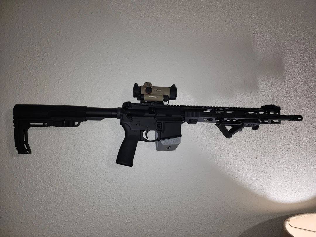 hi all, I've had pistols before but I finally pulled the trigger on my first ar15. had it 2 ...