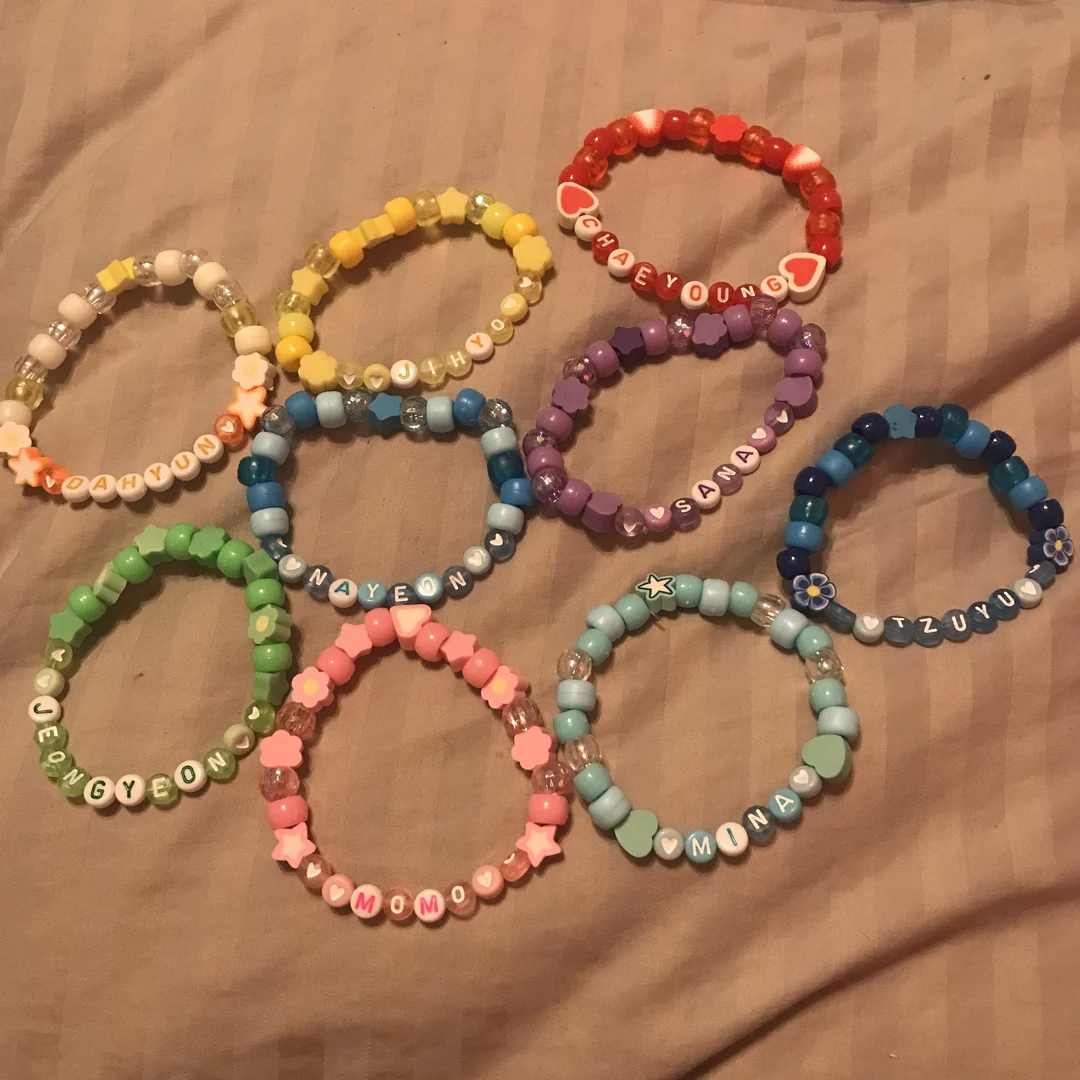 I made TWICE member kandi~ | Scrolller
