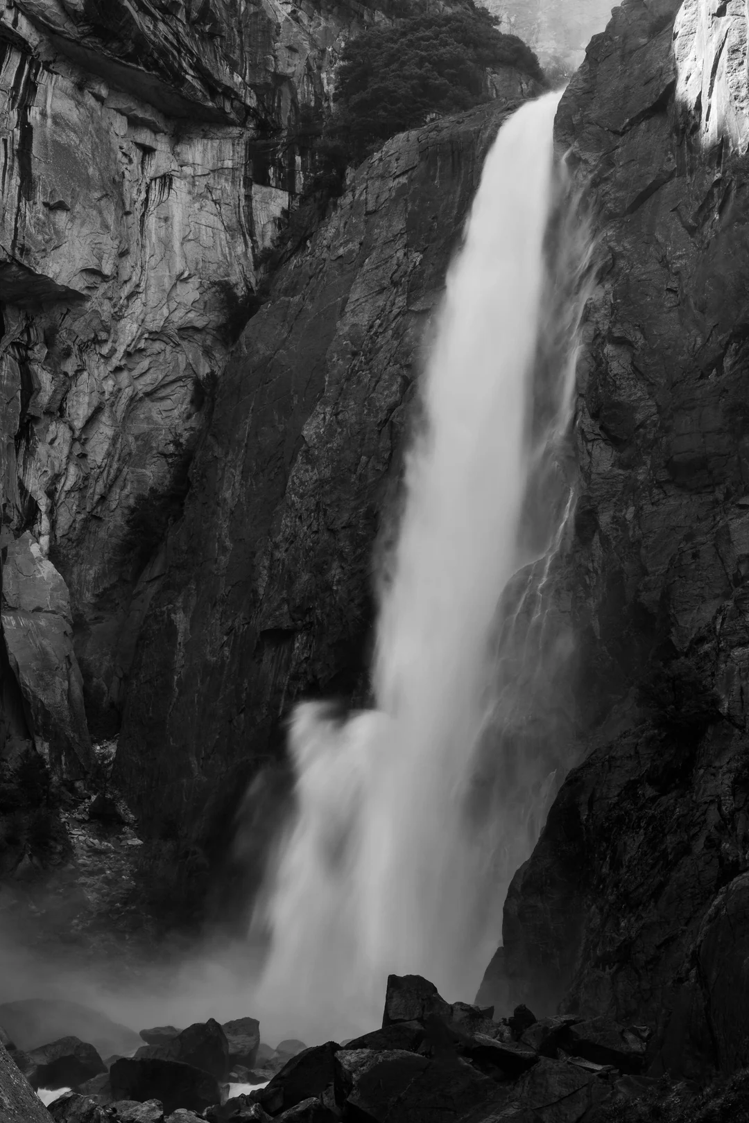 Lower Yosemite Falls [OC] [3265x4898] | Scrolller