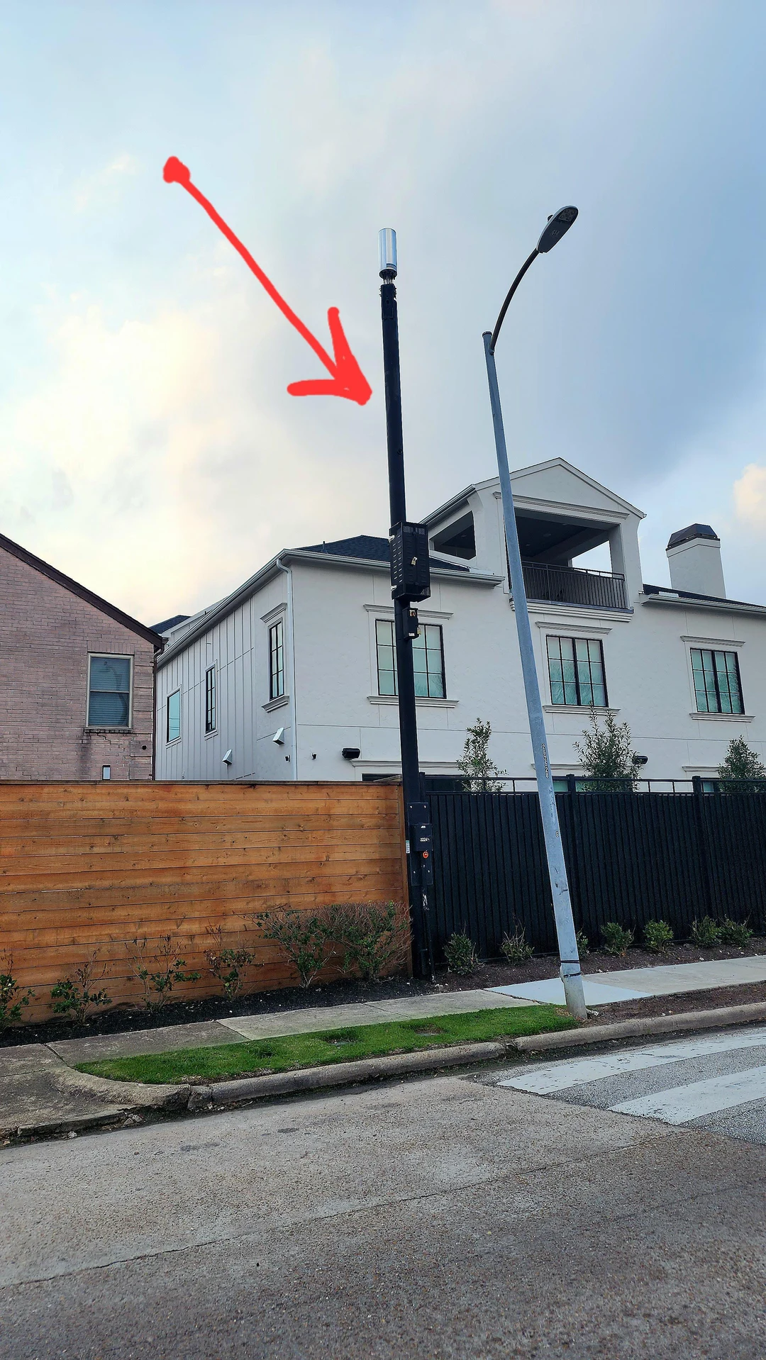 What are these poles? | Scrolller