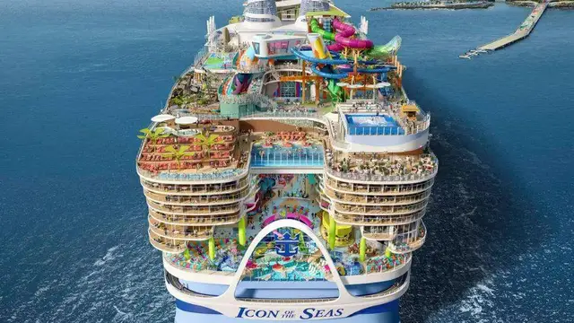 Cruise ship | Scrolller