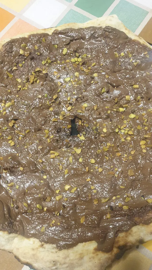 Hot pizza and Nutella, approved? | Scrolller