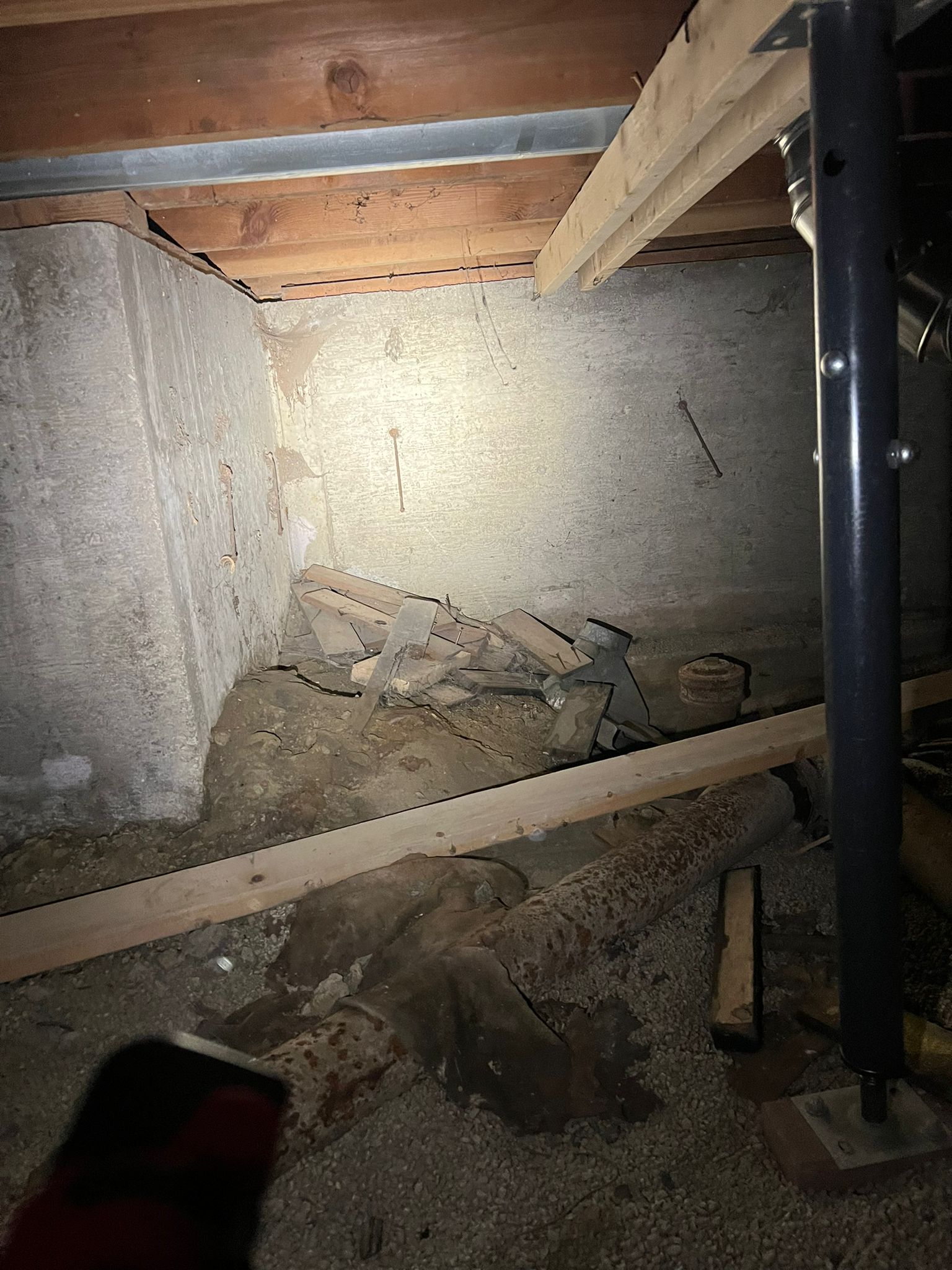 What are these slabs/posts? | Scrolller