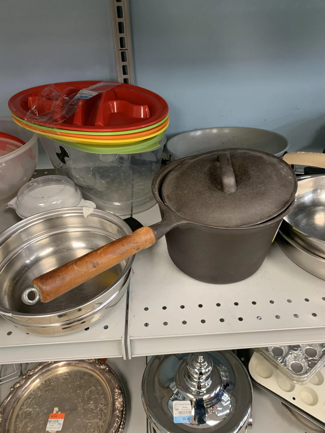 Cast Iron Pot | Scrolller