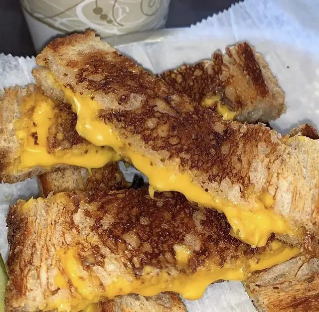 Grilled cheese sticks | Scrolller