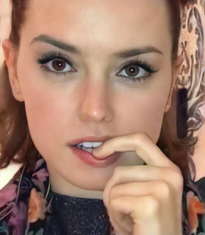 Lip bite | Scrolller