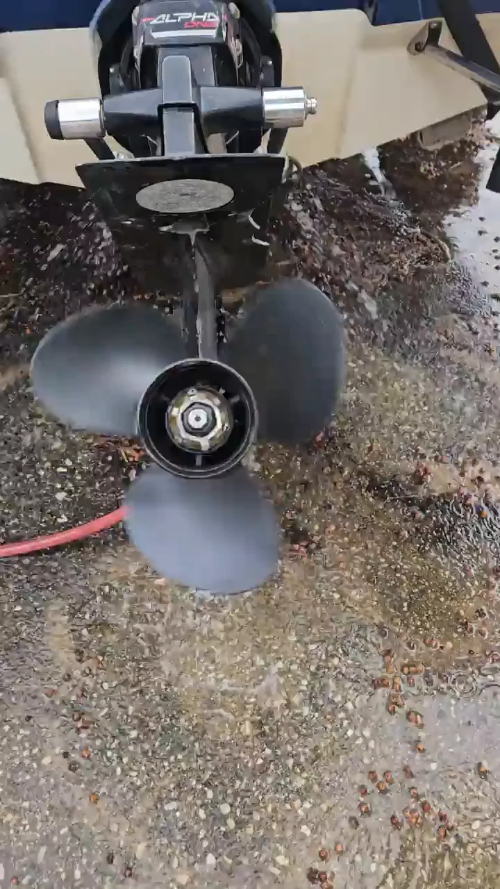 Why does my propeller shaft make this noise? | Scrolller