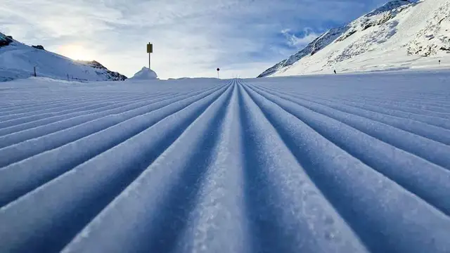 Perfect slope on Hintertux 🤩⛷️ ️ | Scrolller