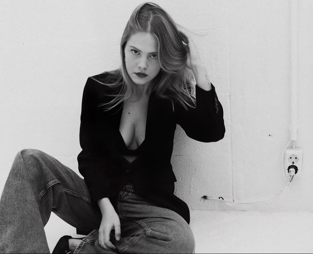 Discover more like Sexygirls: Shirt optional and Related Content | Scrolller