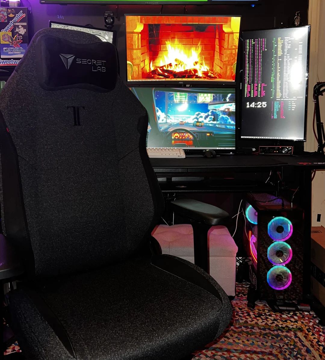 #SecretLab Chair is perfect for my setup | Scrolller