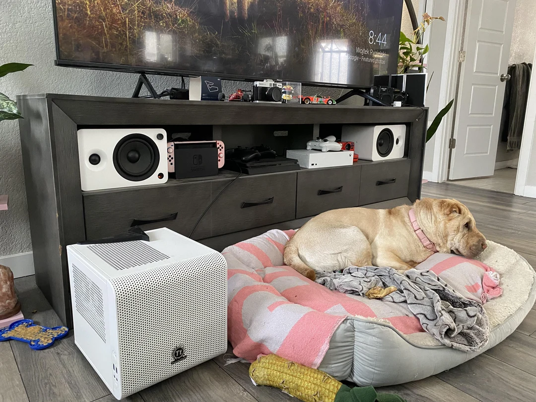 Case recommendations for fitting in this entertainment center? | Scrolller