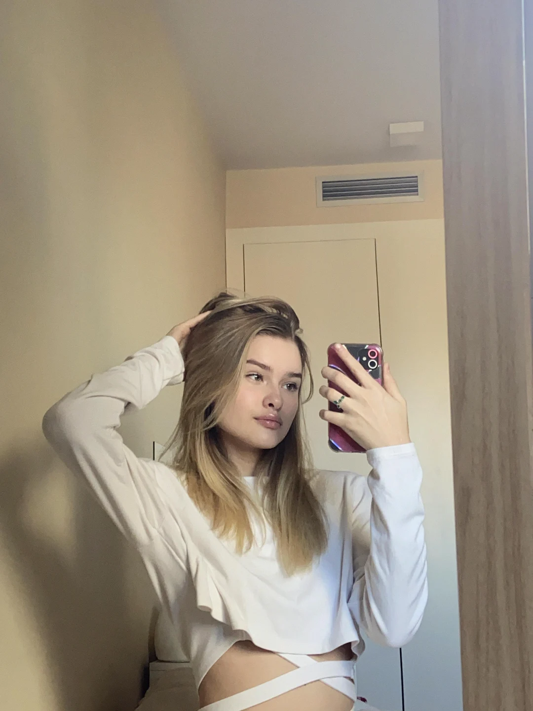 18 years old and I need to know what it will take to attract an older man | Scrolller