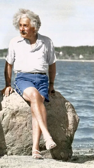 Albert Einstein | Scrolller