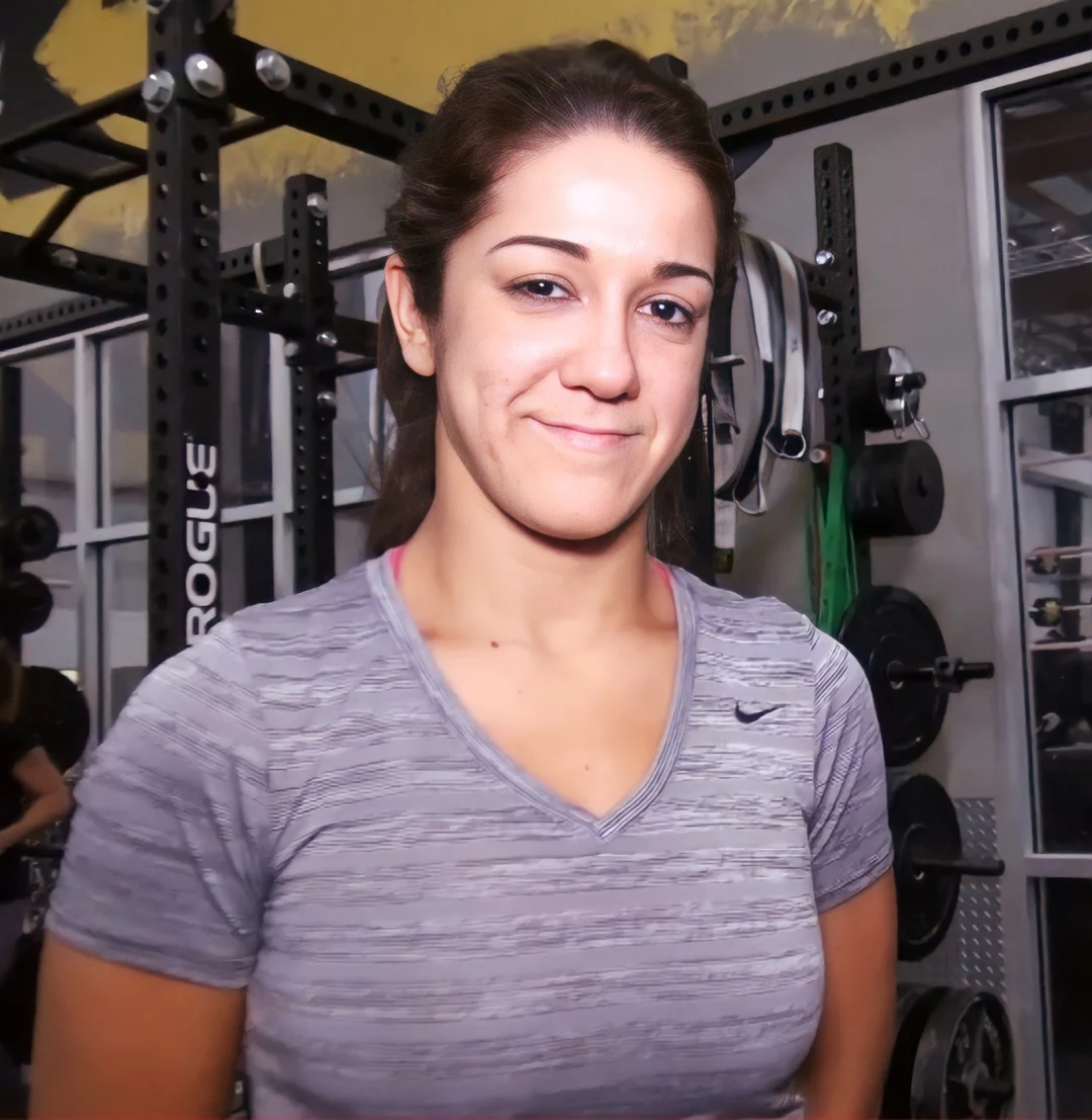 Natural Babe Bayley | Scrolller