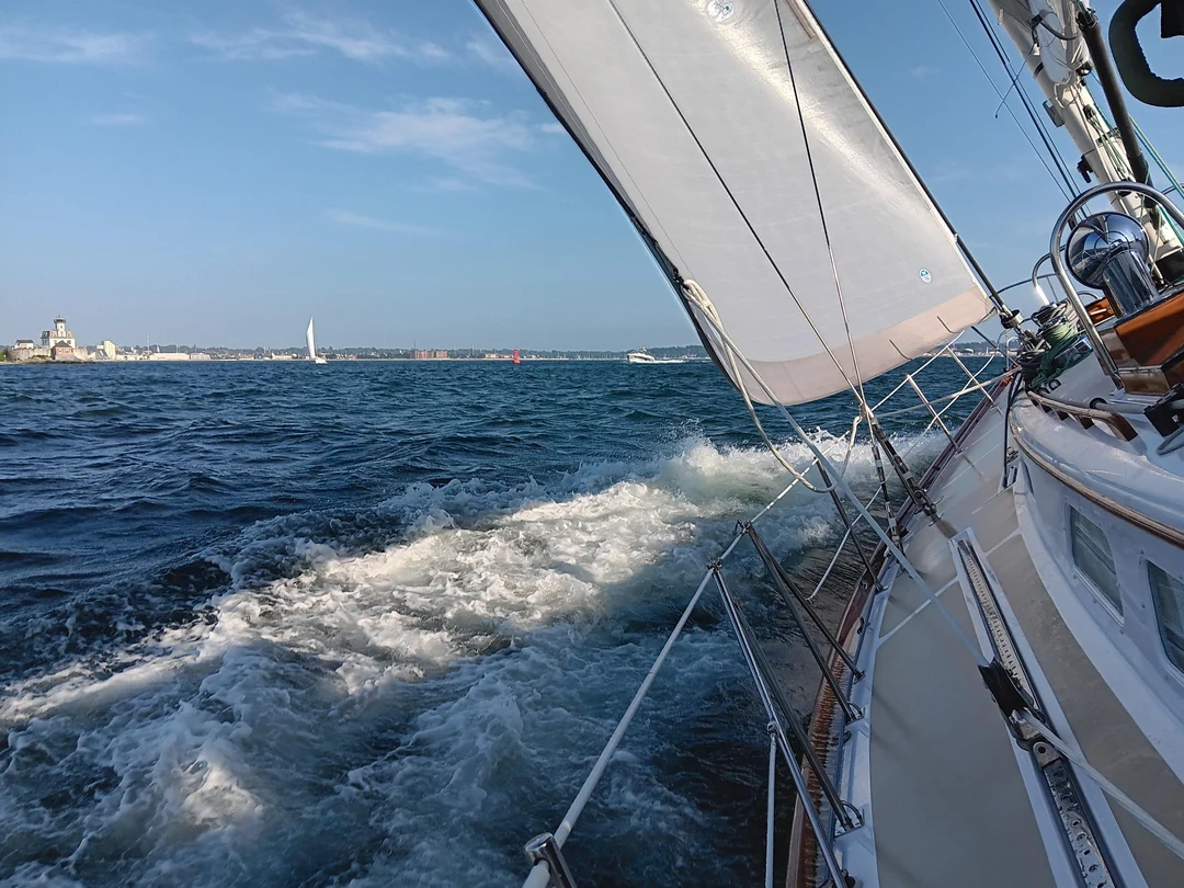 Nice breeze today | Scrolller