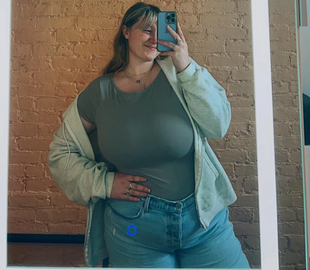 Another brick in the wall | Scrolller