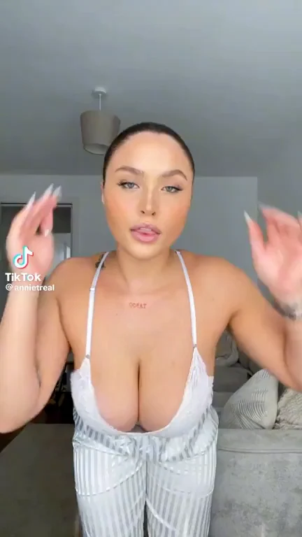 Dammnn she fine as hell 🍒🍑👌🏾 | Scrolller