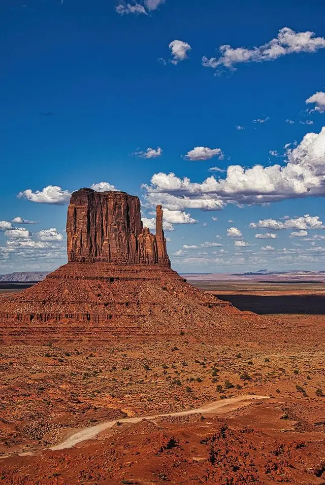 Mitten Butte, Monument Valley [OC] [803 x 1200] | Scrolller