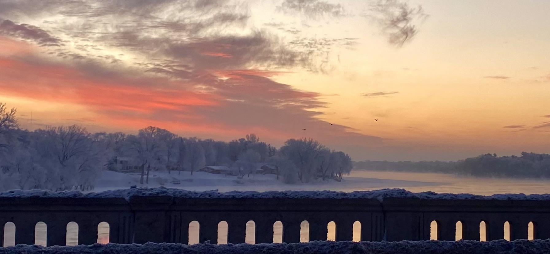 Sunrise over the Mississippi. | Scrolller