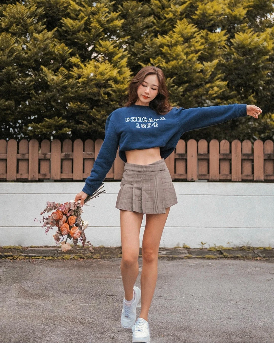 Midriff and legs | Scrolller