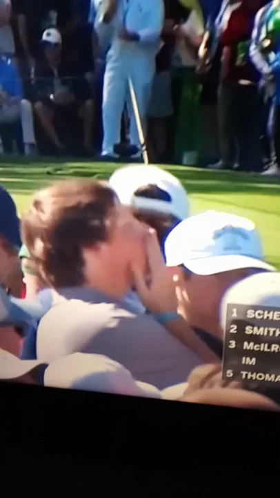 Dude picking his nose at the Masters on live TV. | Scrolller