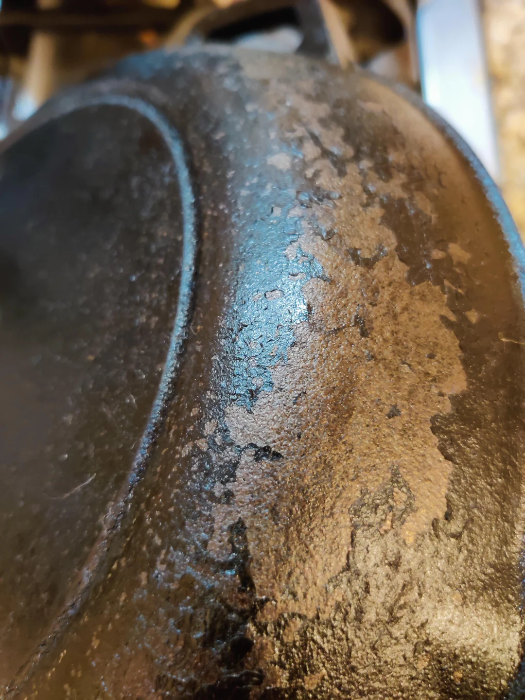 Flaking on the bottom of my lodge | Scrolller