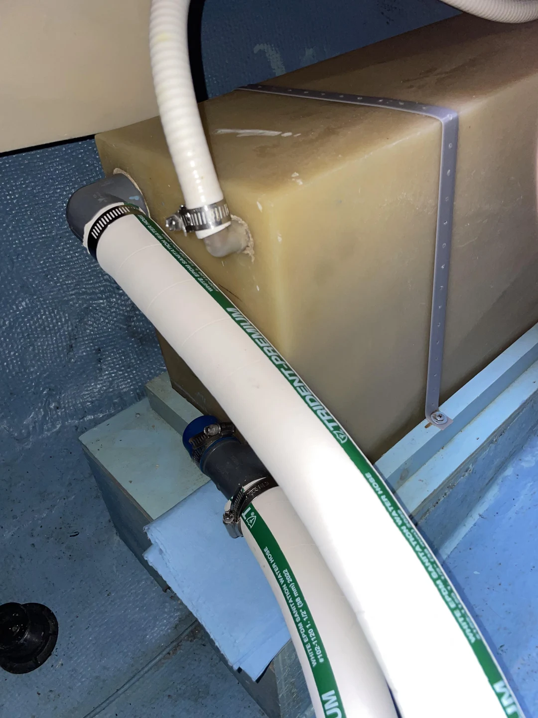 Trident (EPDM) hose compatibility without barbed fittings | Scrolller