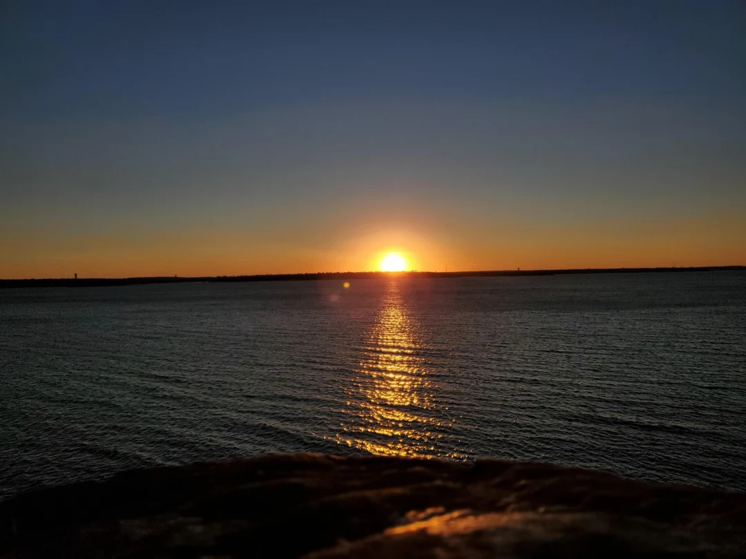 Sunset at the lake | Scrolller