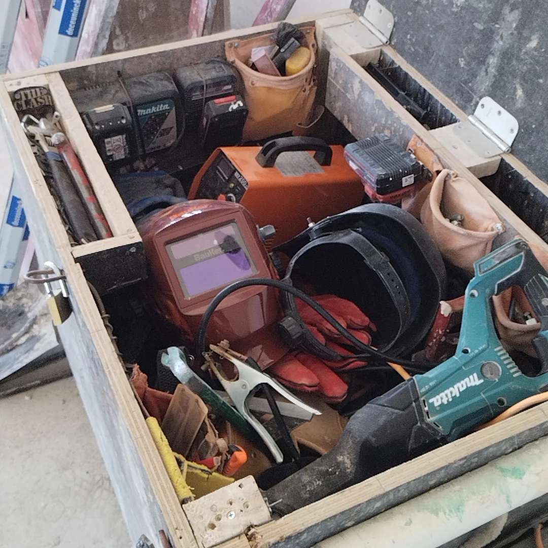 Made a portable work box. | Scrolller