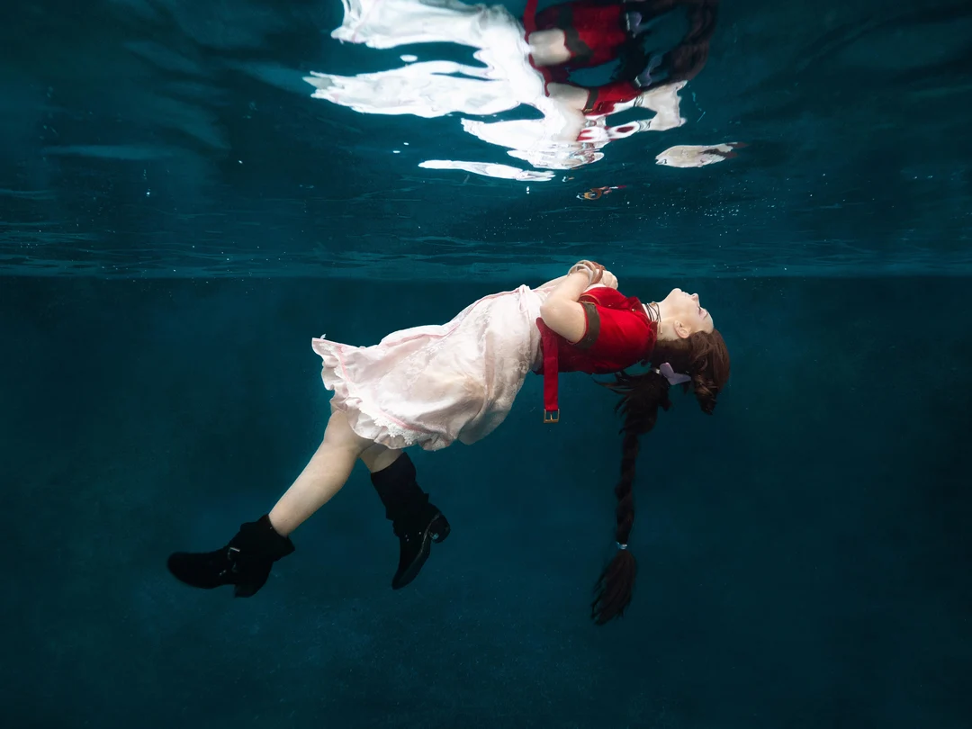 ( Self ) Underwater Aerith cosplay, FFVII | Scrolller