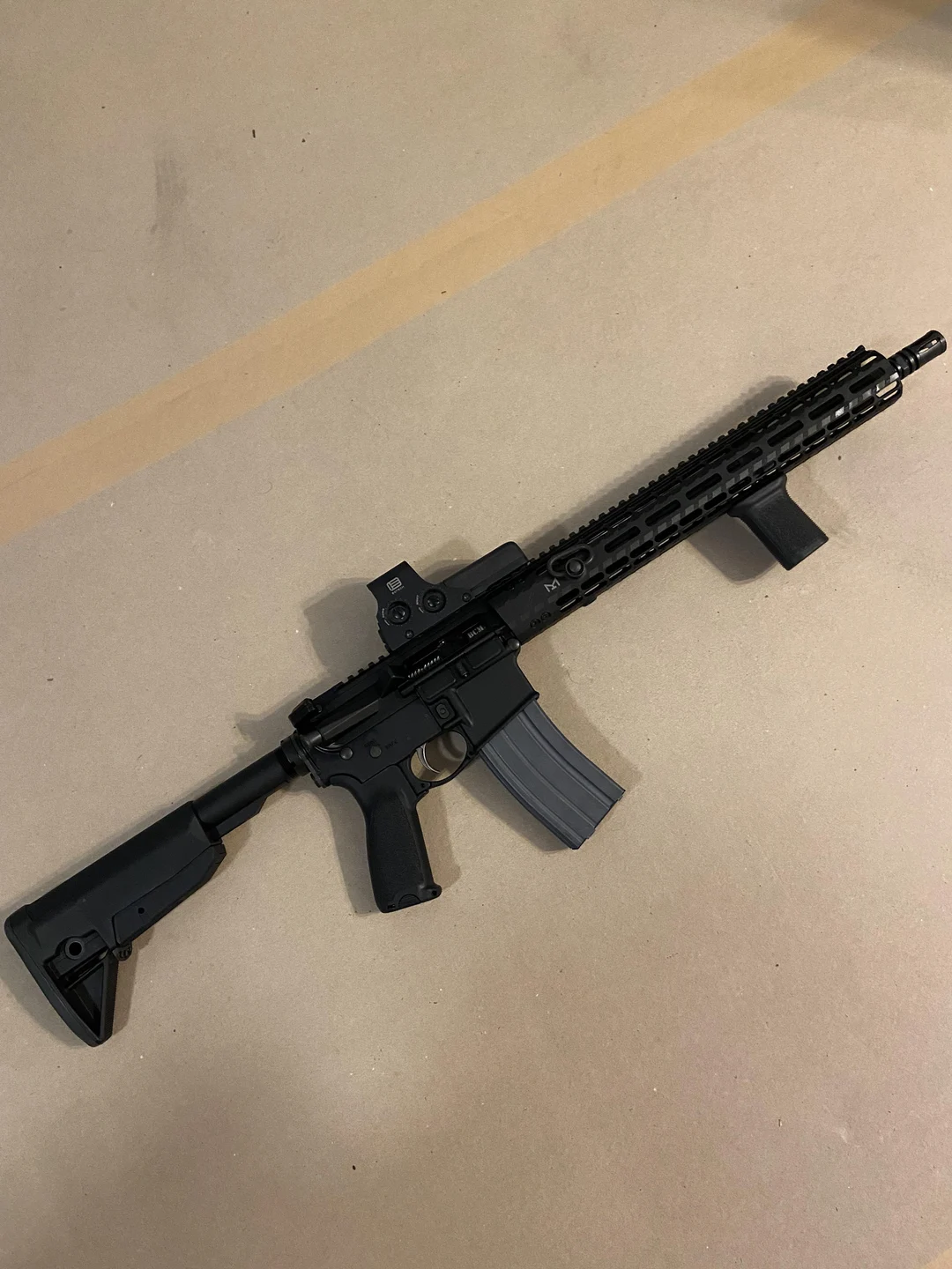 Had to switch it up on y’all, BCM lower with Aero Upper | Scrolller