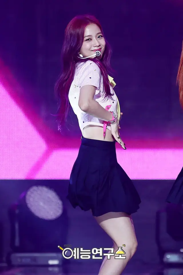 170715 Jisoo | Scrolller