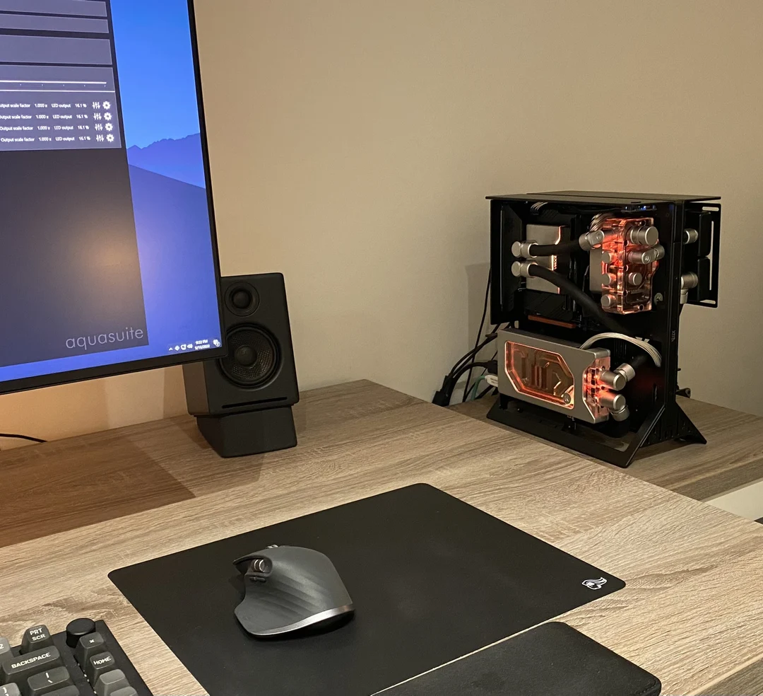 X-Proto ATX Custom Loop + External Rad | Scrolller