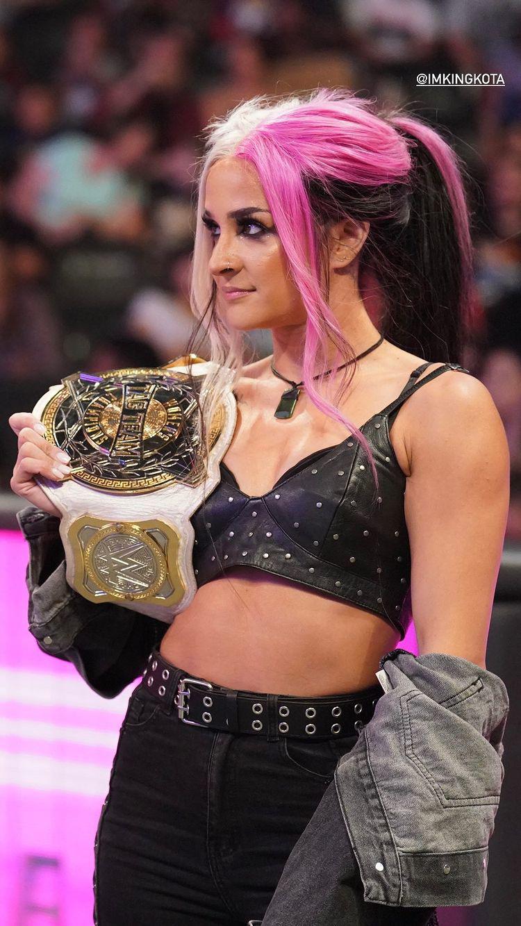 Dakota Kai | Scrolller