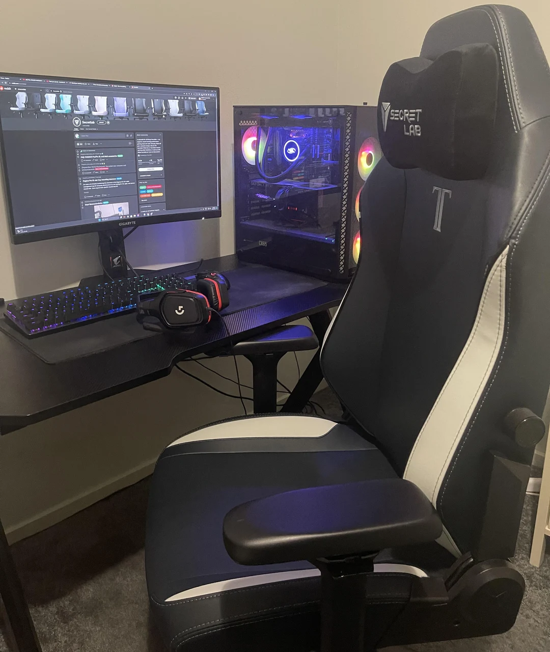 New setup with #secretlab chair! | Scrolller