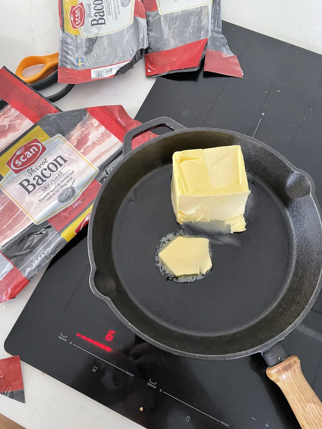 I’m new to cast iron and I’m wondering if this is enough butter butter for bacon? | Scrolller