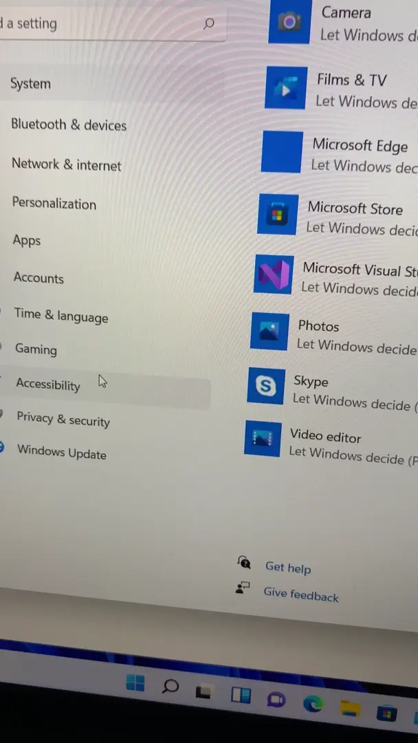 9510 screen flickering issue, is it a serious issue? Or is there a simple solution? | Scrolller
