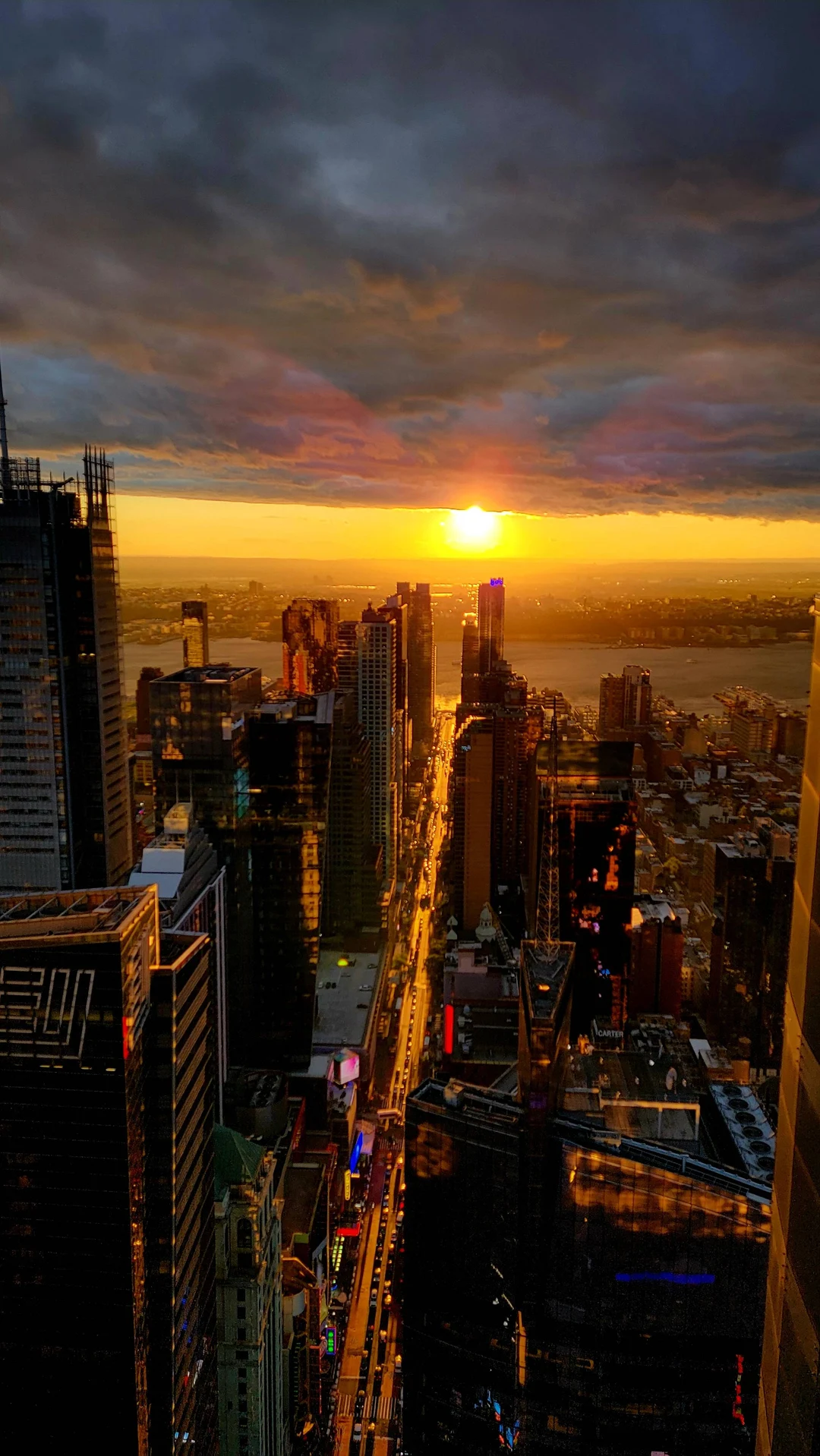 Midtown New York sunset | Scrolller