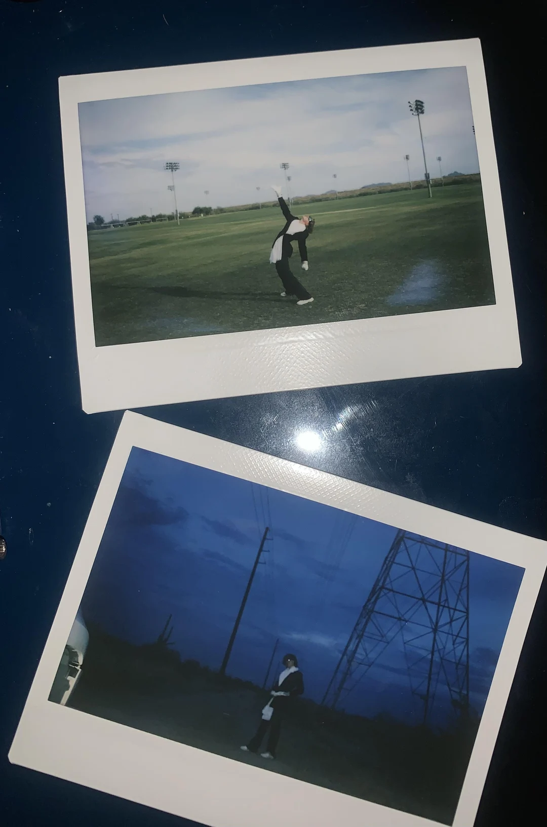 Pose | Instax wide | Scrolller