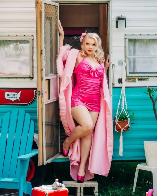 Deadly Deville | Scrolller