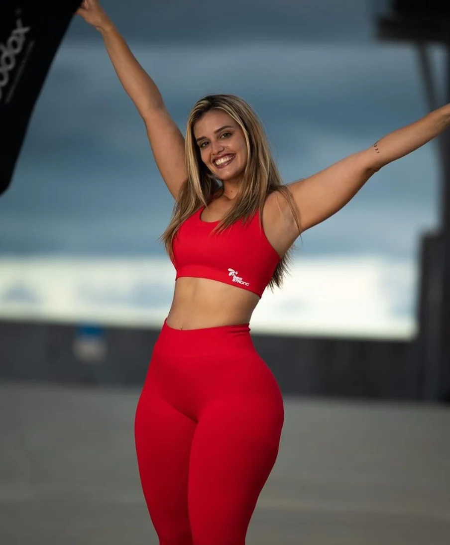 Damn she fine | Scrolller