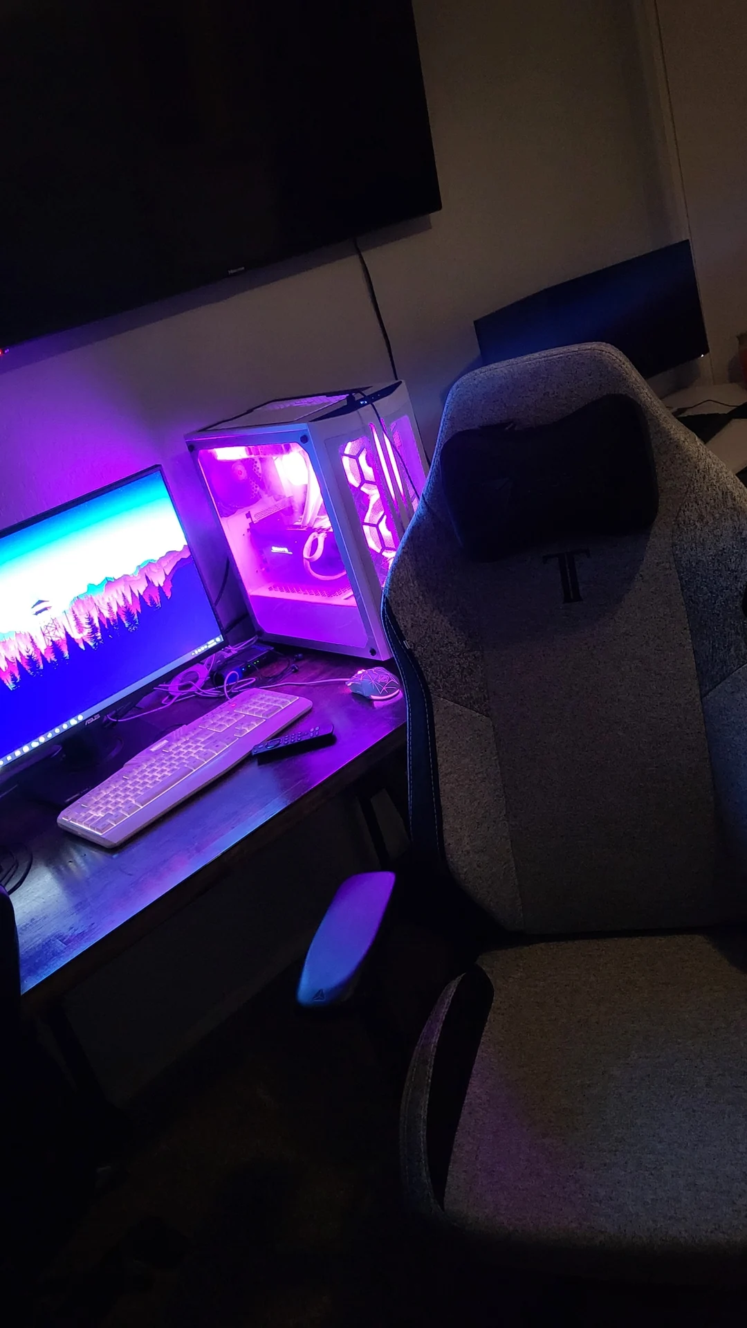 #SecretLab set up. Love it! | Scrolller