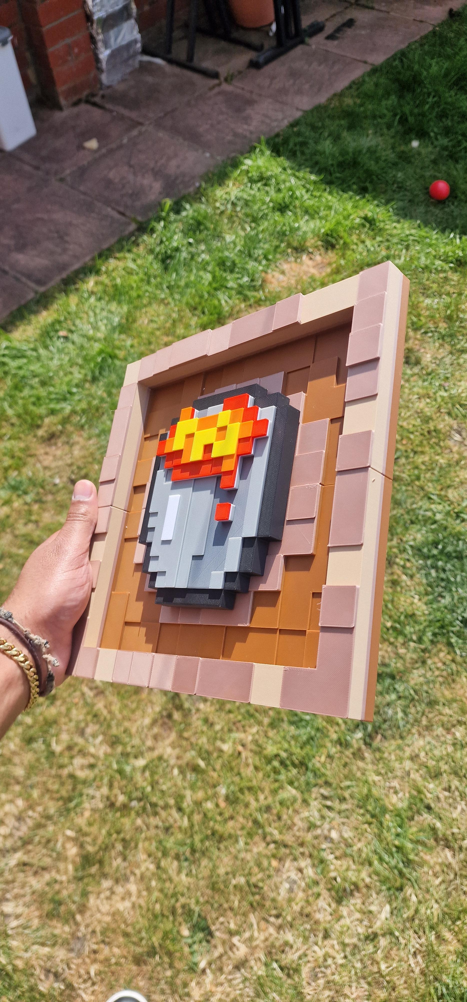 Finally got a lava bucket to put into my item Frame | Scrolller