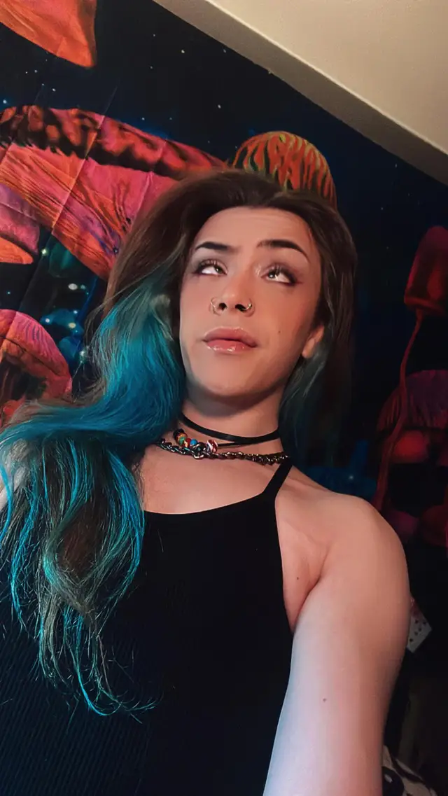 A blend of both but still kinda odd | Scrolller