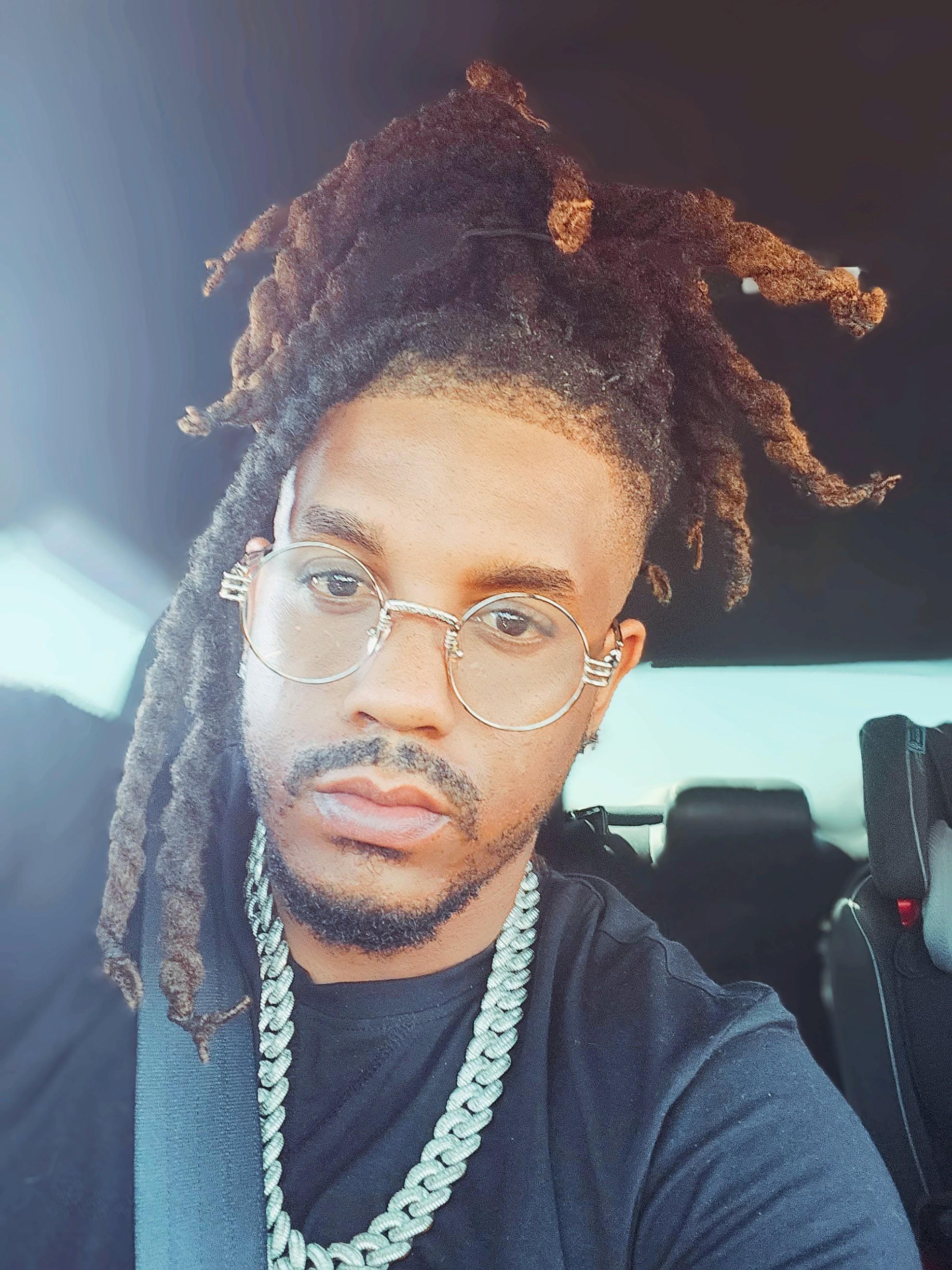 Twisted 🍍 | Scrolller