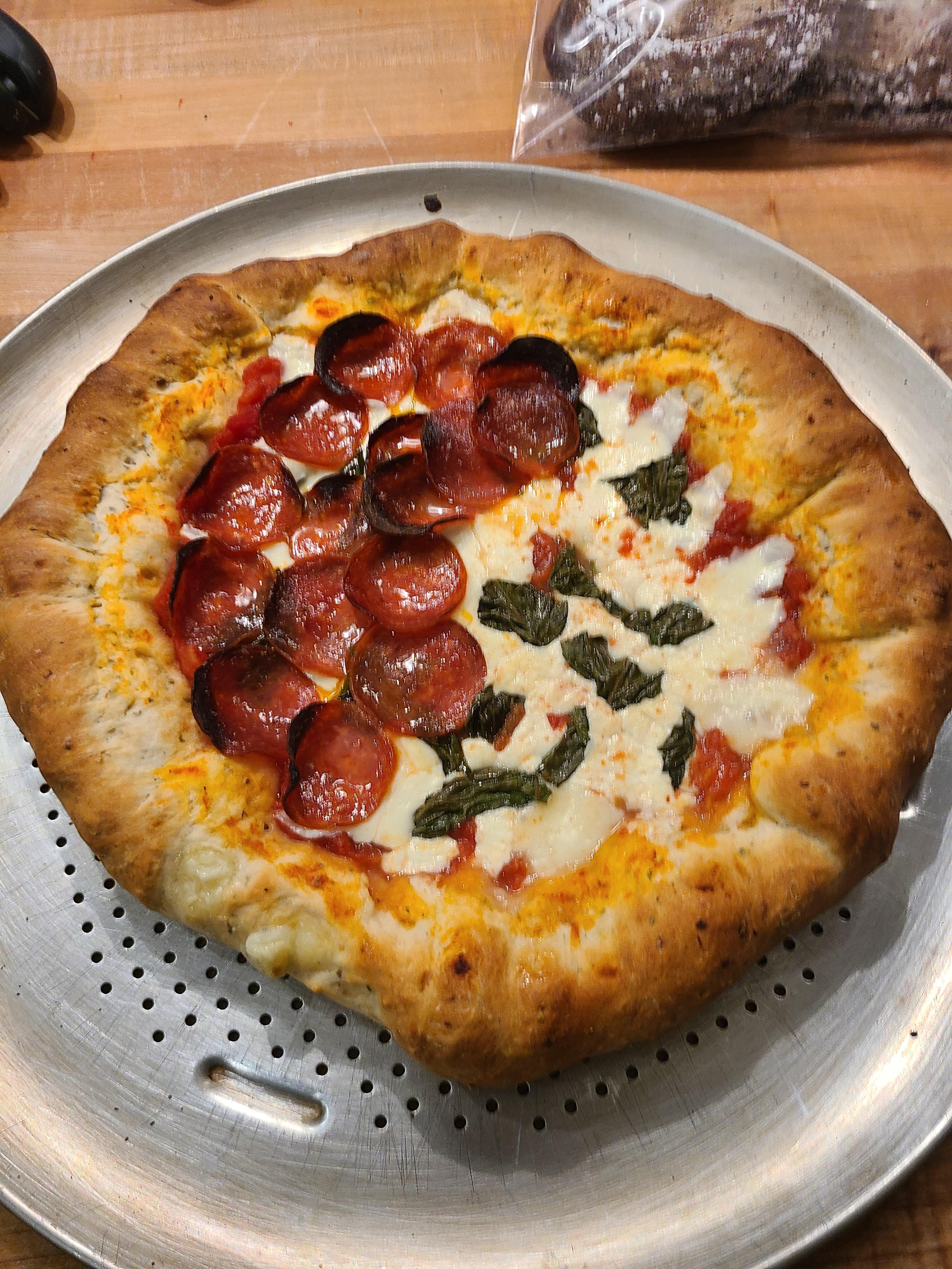 [homemade] Stuffed Crust Pizza | Scrolller